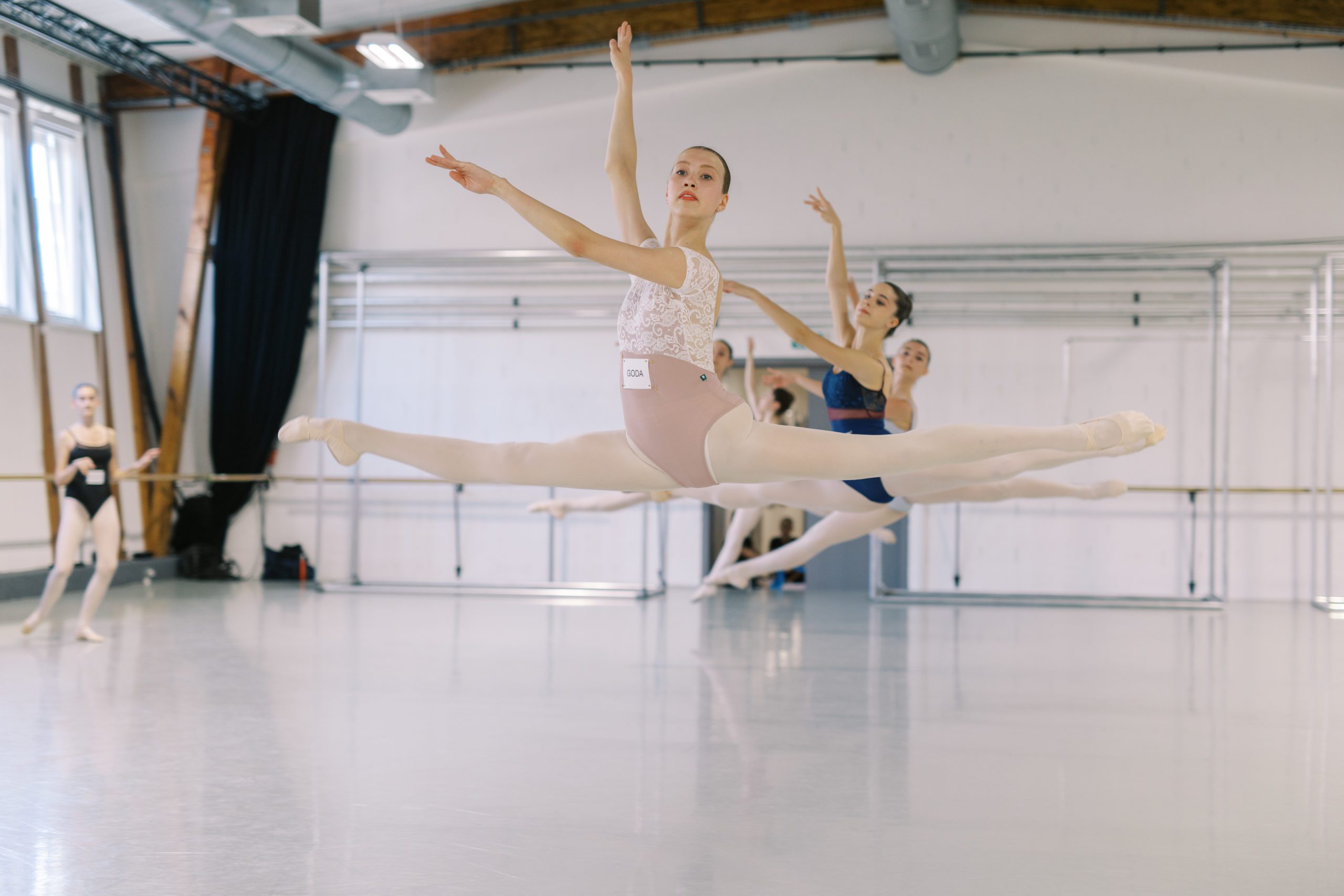 Girls classical class | European Preselection group - Prix de Lausanne